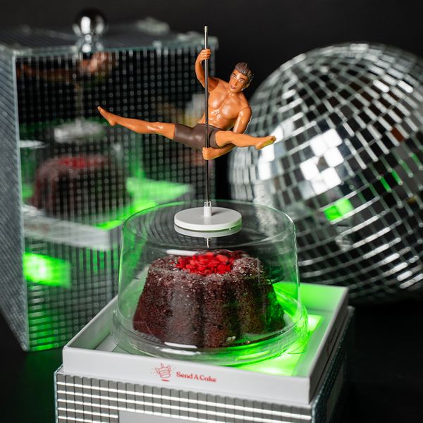 The Showtime Surprise Box | Delivery Nationwide | SendaCake.com